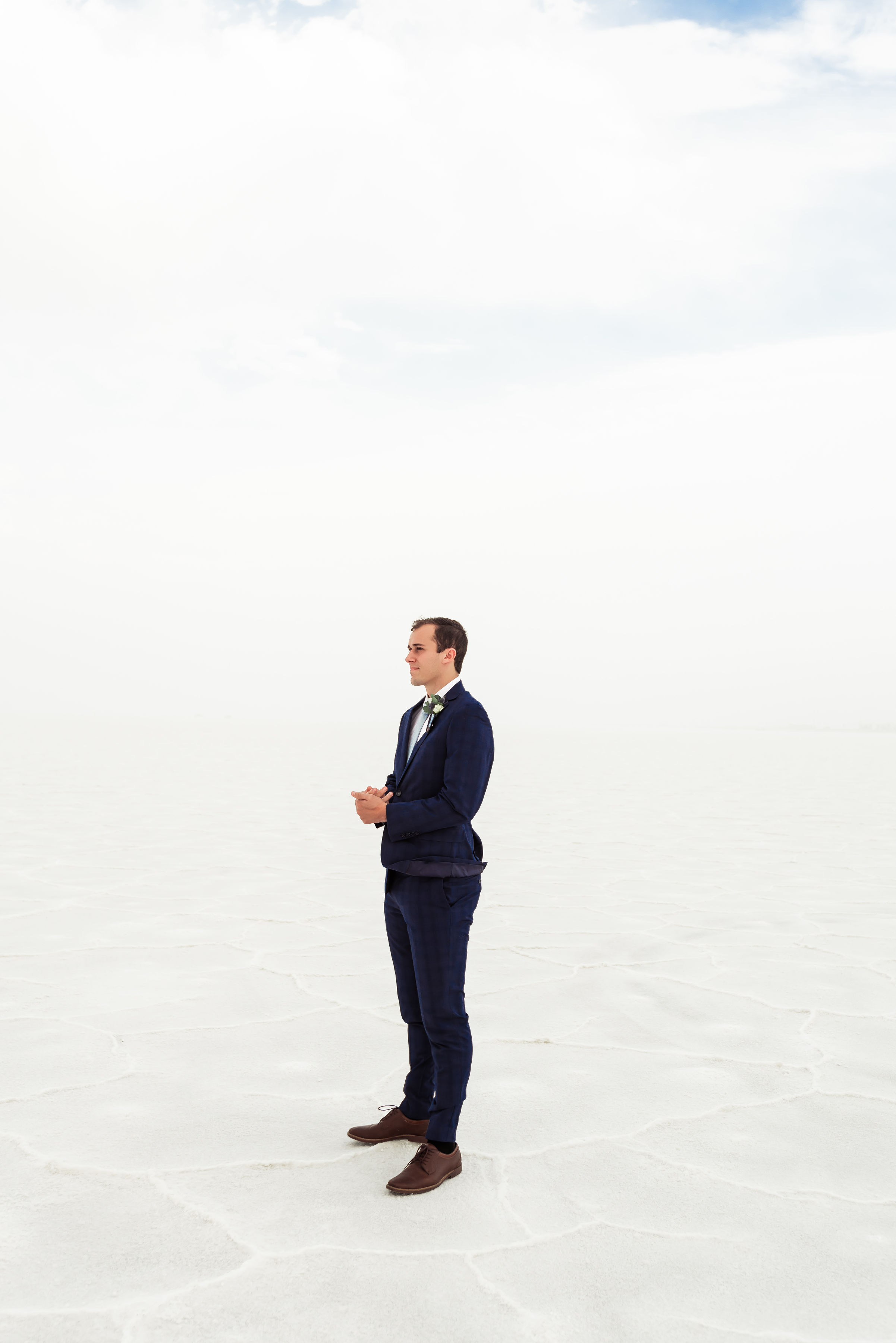 Salt Flats First Look // Maya + Jacob - themanosphotoandfilm.com