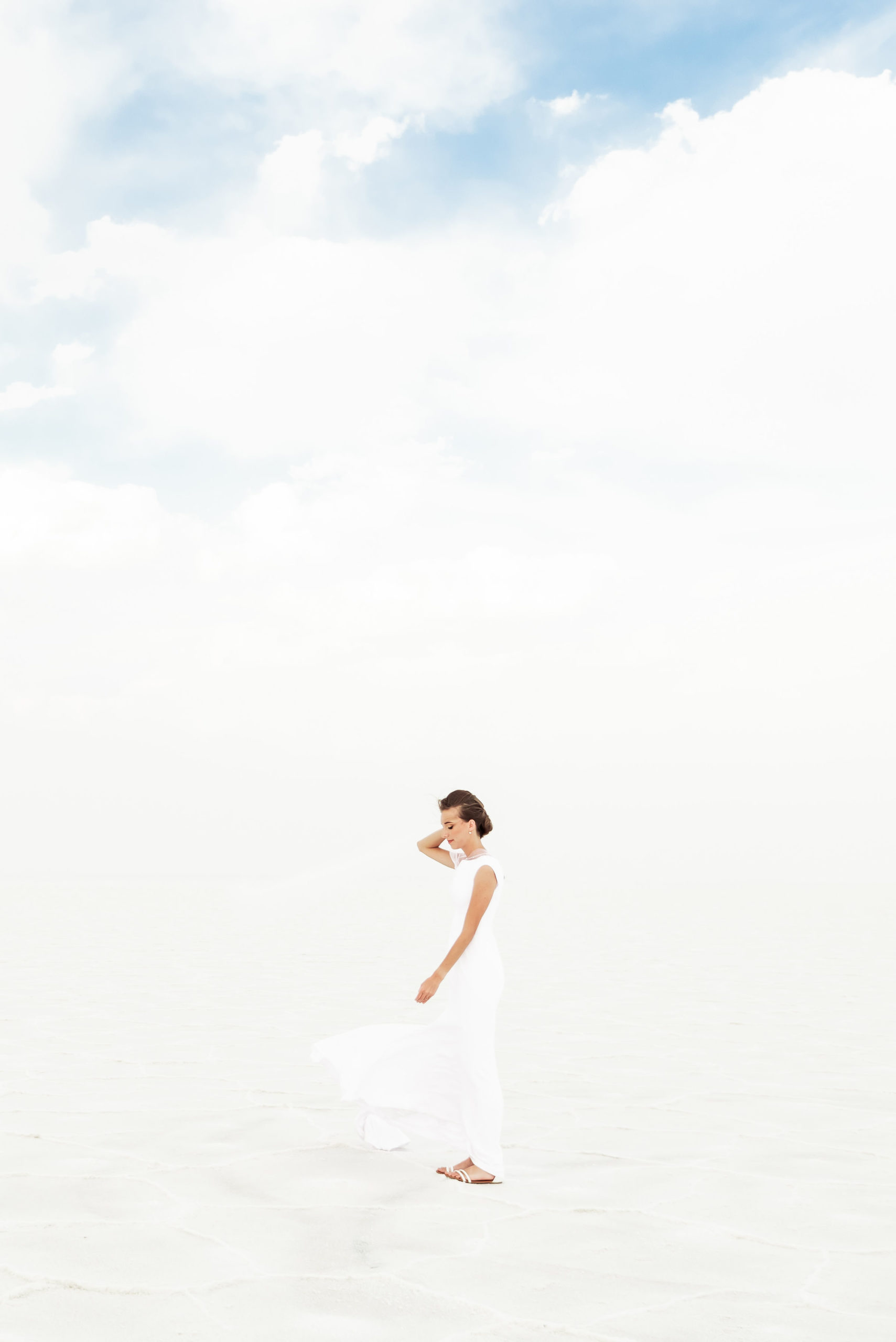 Salt Flats First Look // Maya + Jacob - themanosphotoandfilm.com