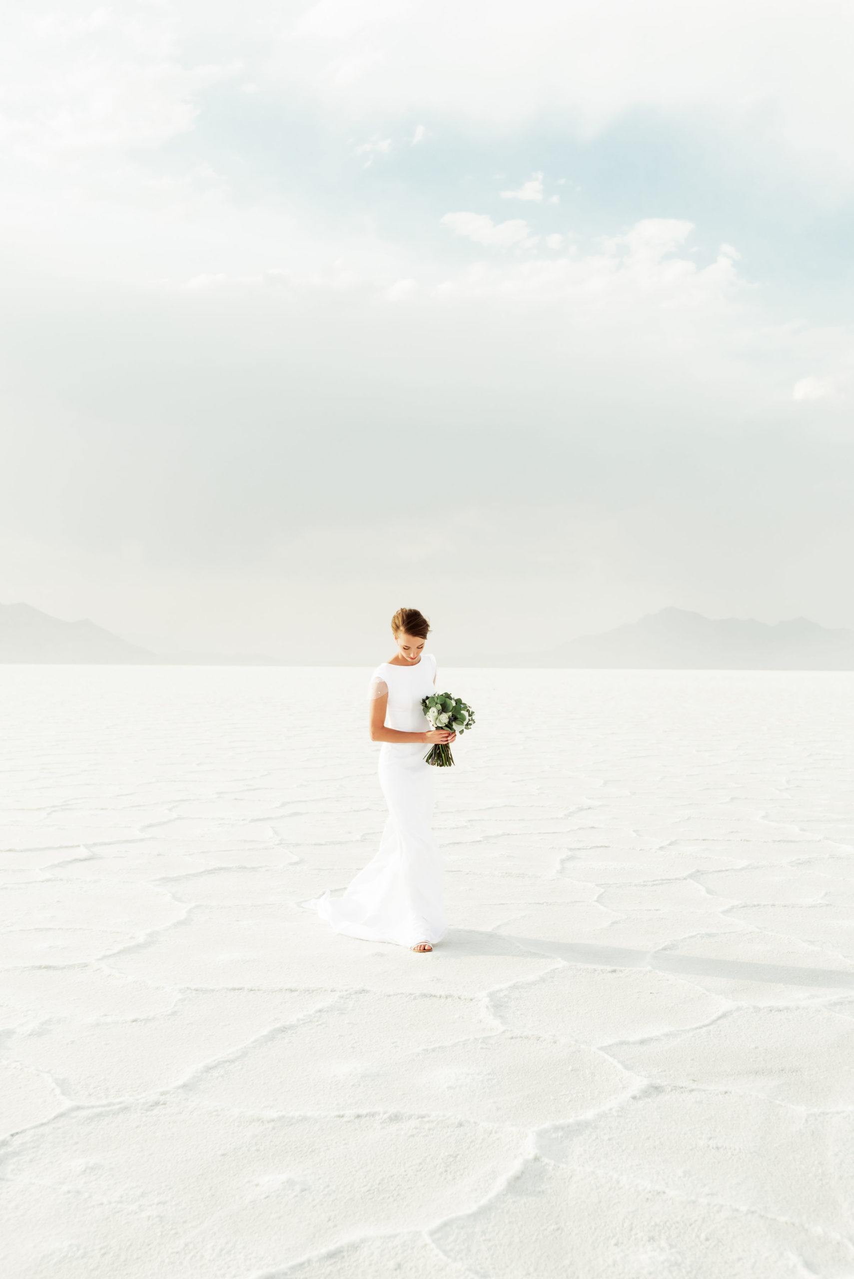 Salt Flats First Look // Maya + Jacob - themanosphotoandfilm.com